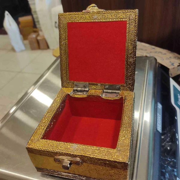 JEWEL/POOJA BOX REXIN 4×4 - Sri Vadiraja